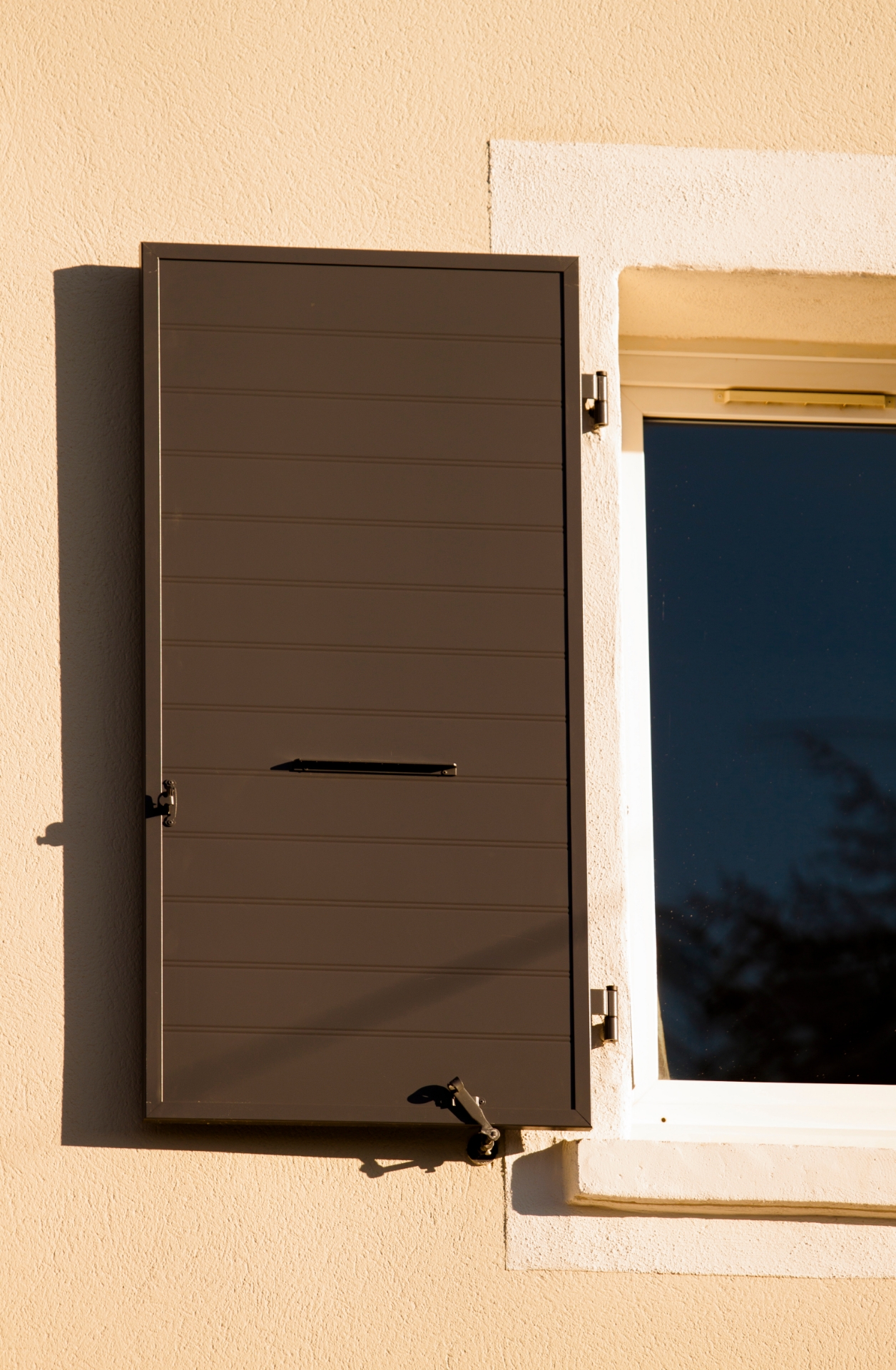 Volet battants en alu sur mesure sur Cannes et Mandelieu